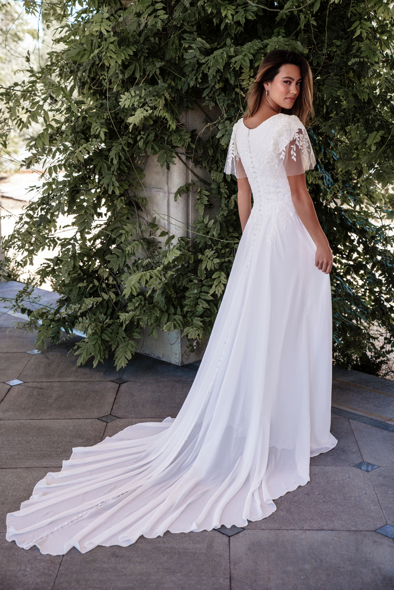Allure Modest | Blushing Bridal Boutique | Salt Lake City - theblushingbrideboutique.com